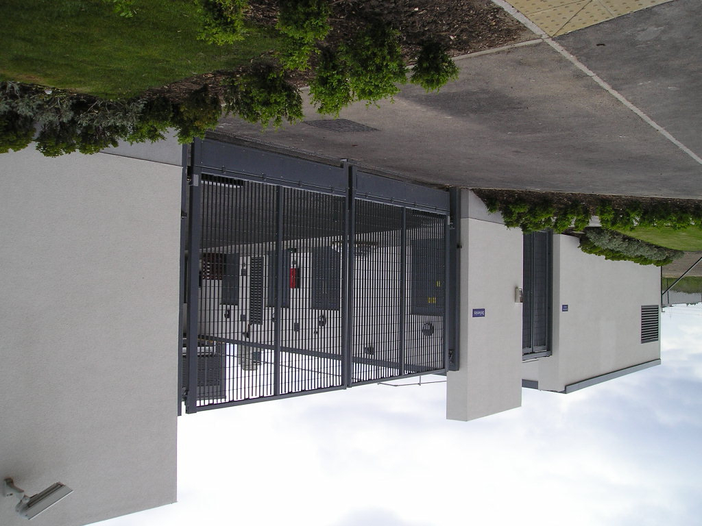 Bi-folding Speed Gates - Welcome to Frontier Pitts