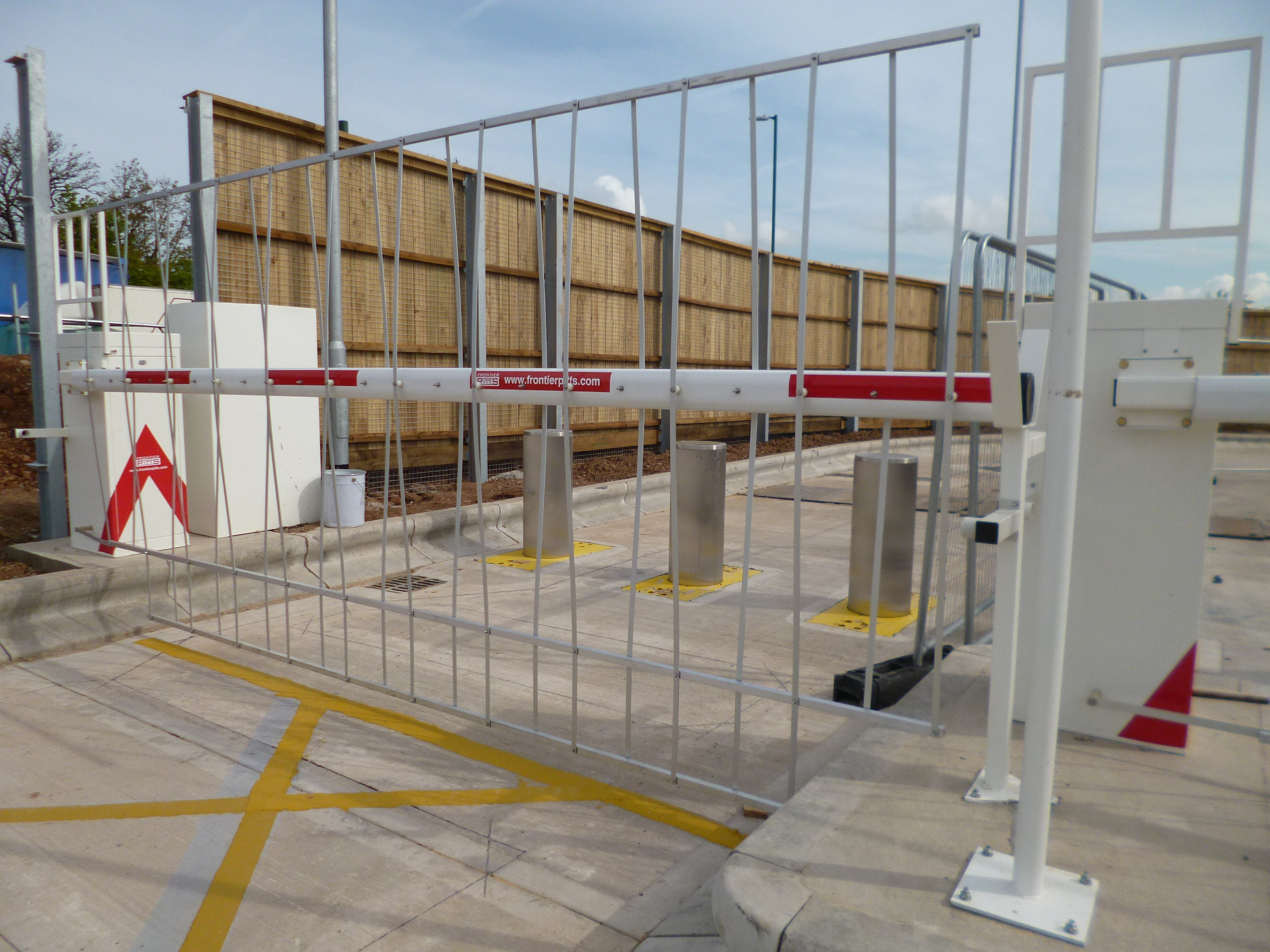 Automatic Barrier model HB - max 10m boom - Frontier Pitts