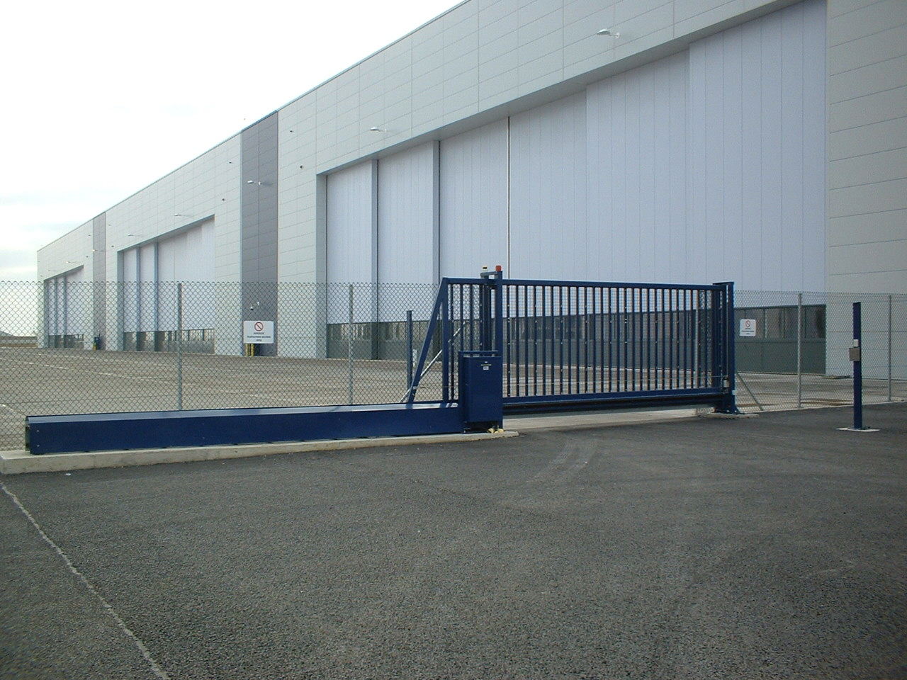 Taxiway - Frontier Pitts