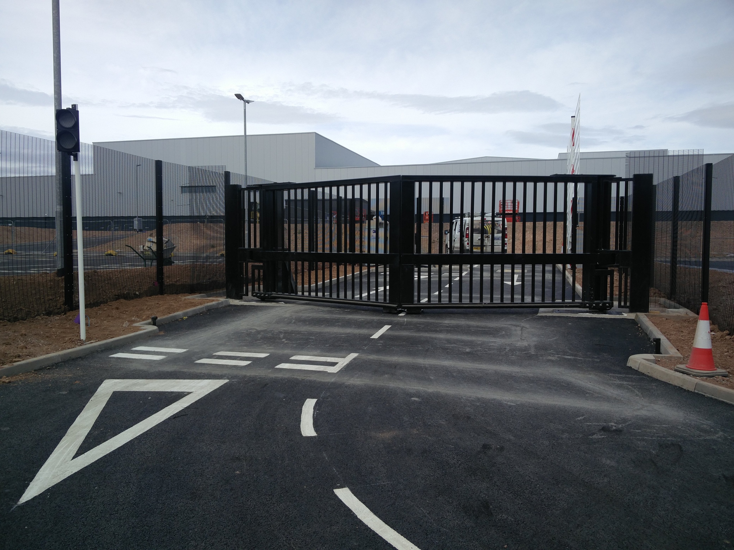 PAS 68 Terra V Gate - Frontier Pitts